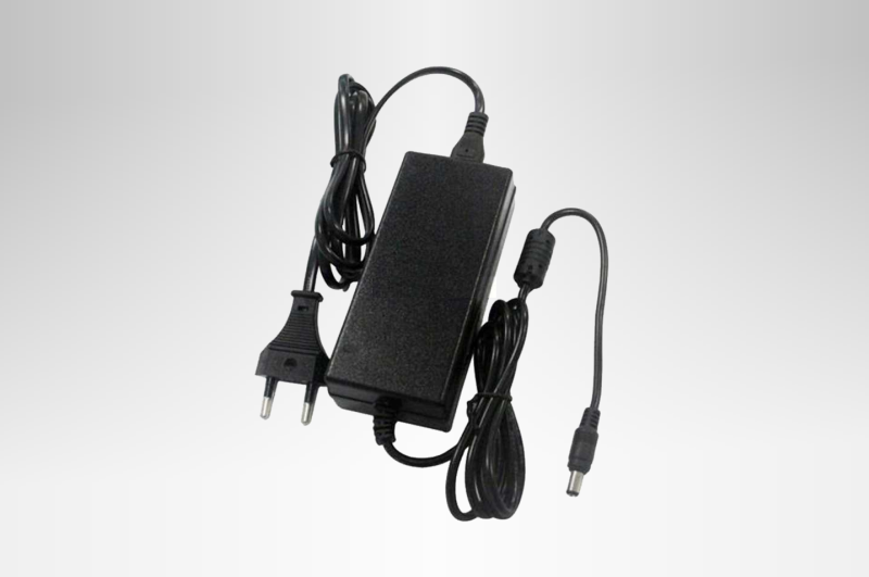 Adapter fra 220V til 24V